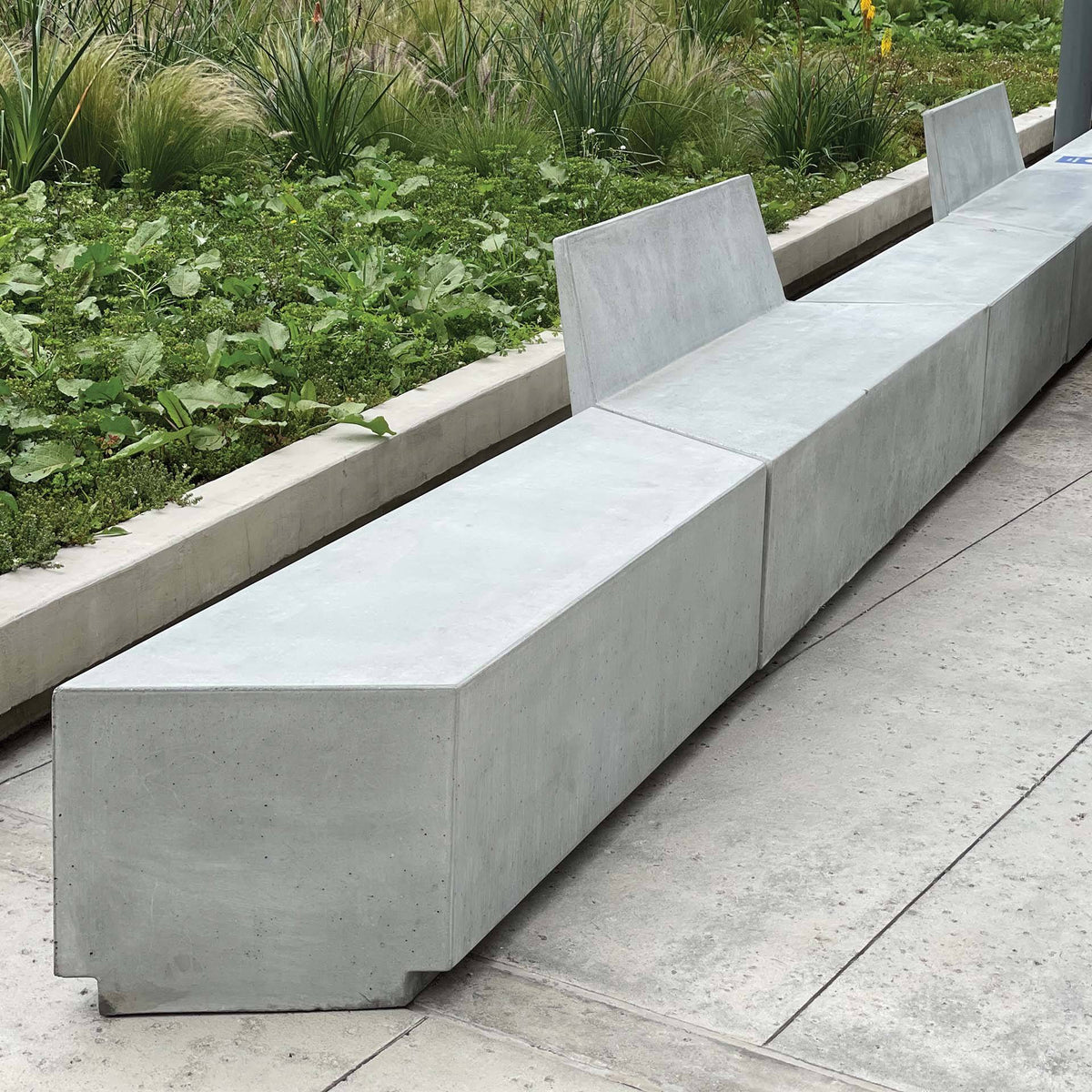 DOBBELT A | Mobiliario Urbano | Bancas en Concreto | Konkretus Colombia
